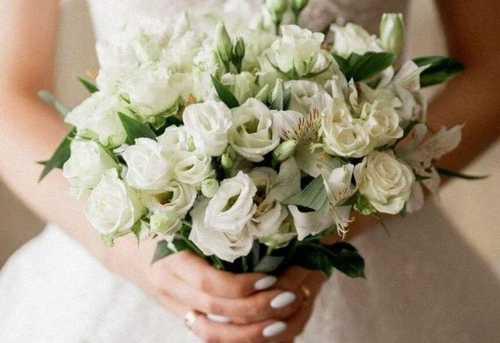 Букет невесты из лизиантуса. Альстромерии. Розы
