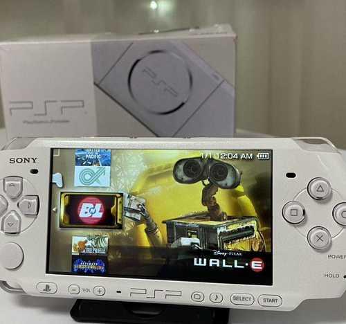 Sony PSP 3008 прошитая   120 игр