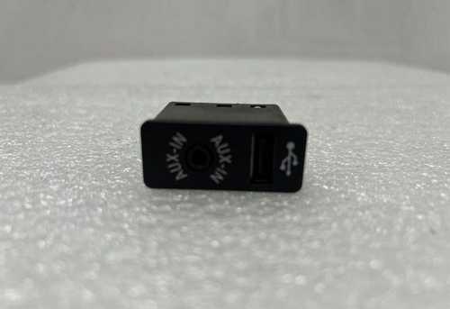 Гнездо USB/AUX-IN Bmw X5 F15 N57D30A 2016