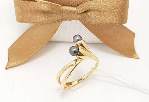 Золотое кольцо с черным жемчугом
