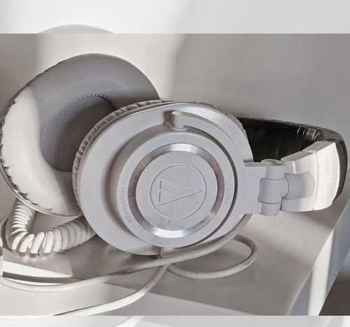 Наушники Audio-Technica ATH-M50