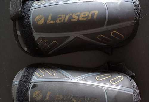 Футбольные щитки Larsen