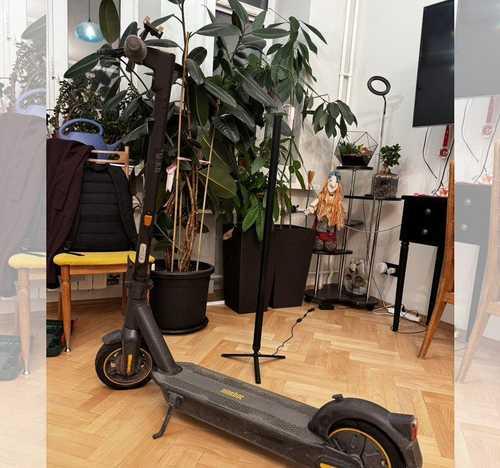 Электросамокат ninebot kickscooter max
