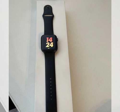 Продам часы apple Watch серия 6 44 мм