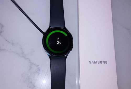 Умные часы Samsung Galaxy Watch4 44, оливковый