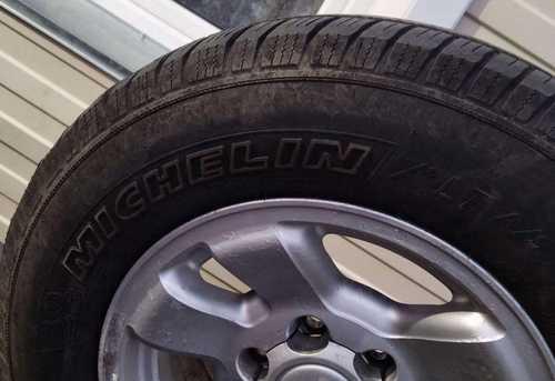 Michelin X LT A/S 235/70 R16