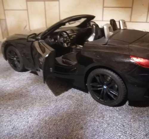 Модель BMW Z4 Roadsrer 1/14