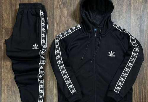 Спортивный костюм adidas