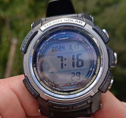 Мужские наручные часы casio pro trek