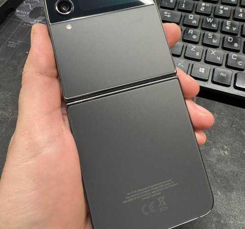 Samsung Galaxy Z Flip4, 8/256 ГБ