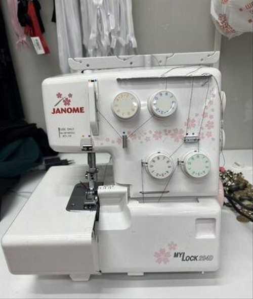 Швейная машина оверлок Janome 204d