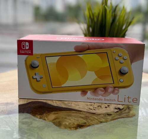 Игровая приставка Nintendo Switch Lite 32 гб Yello