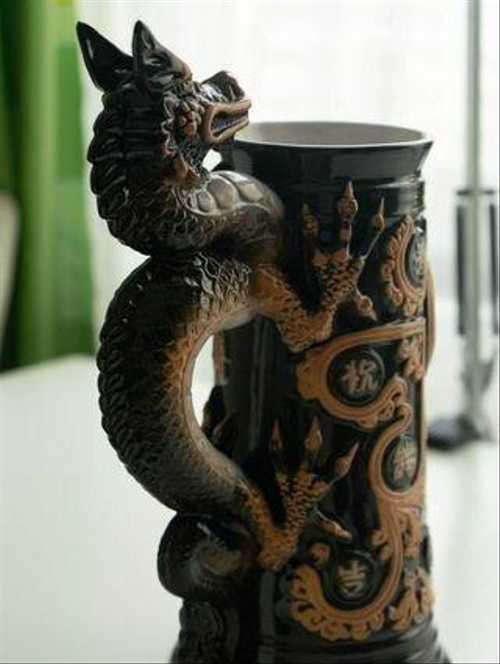 Китайская ваза с драконом