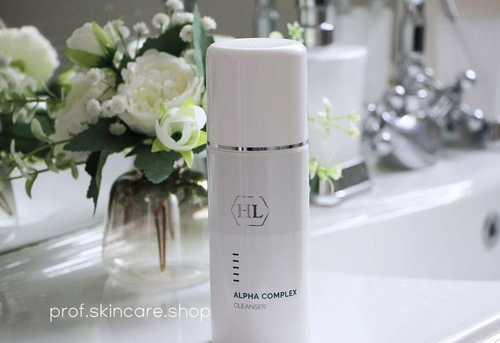 Holy Land Alpha Complex Cleanser