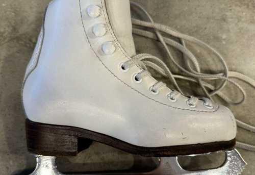 Фигурные коньки wifa 28