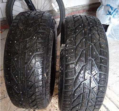 Tigar SUV Ice 215/65 R16 102