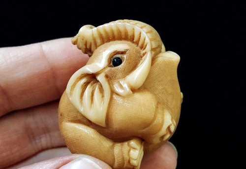 Винтажная скульптура из кости ореха Тагуа - слон