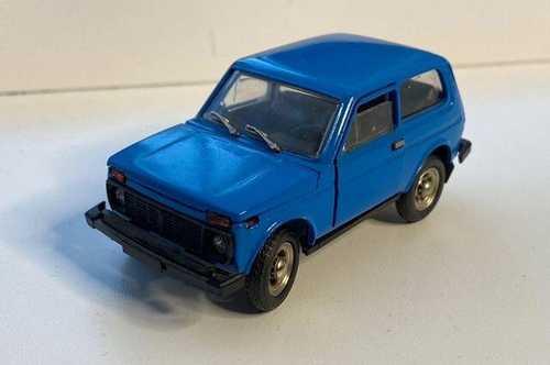 Модель автомобиля лада нива 2121 СССР 1:43