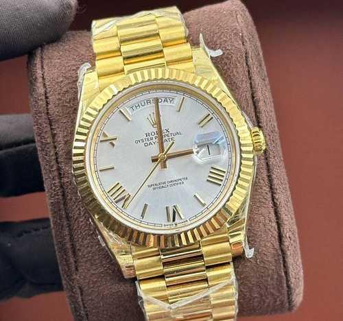 Часы Rolex Day-Date White Roman Dial