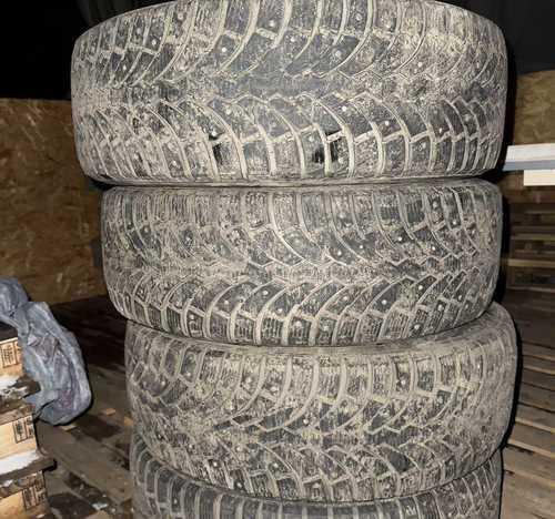 Formula Ice 215/65 R16 90T