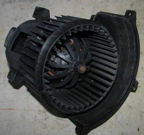 Моторчик печки VW Touareg 2002-2010