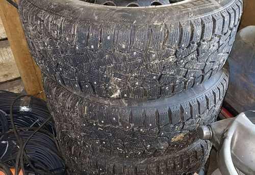 Зимние шины Pirelli 215/60 R16. Диски 4*108 вылет