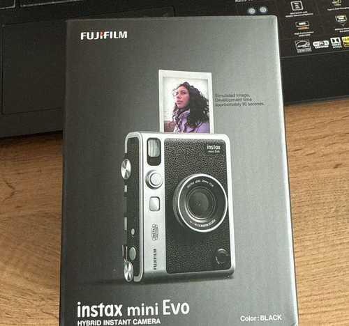 Fujifilm instax mini evo