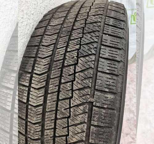 Bridgestone Blizzak VRX2 245/45 R19