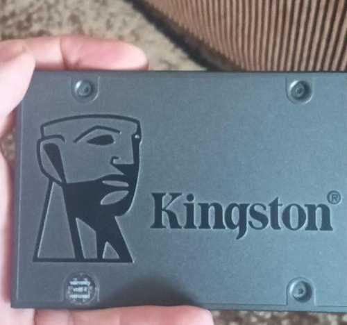 240 гб 2.5" SATA накопитель Kingston A400 SSD