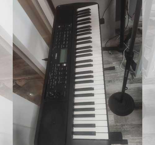 Синтезатор Yamaha PSR - e 383