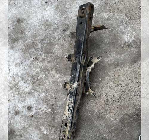 Балка АКПП toyota land cruiser 200