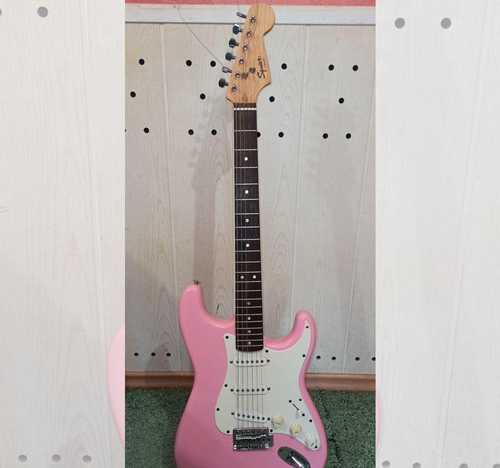 Электрогитара Fender squier bullet stratocaster RW