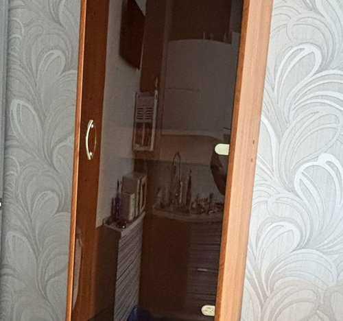 Стеклянный шкаф витрина