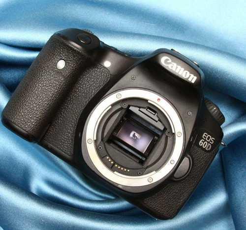 Canon EOS 60D body (разбит верхний экран)