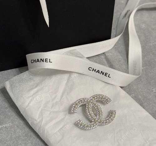 Брошь Chanel Vip gifts