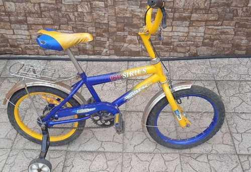 Детский велосипед четерёхколёсный