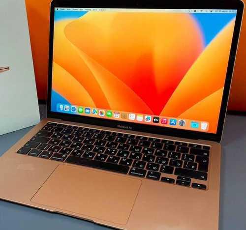 Macbook Air 13 retina 2020 i7 8GB 256SSD
