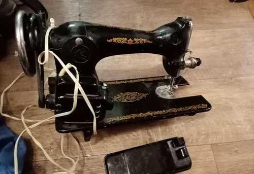 Швейная машинка ручная СССР