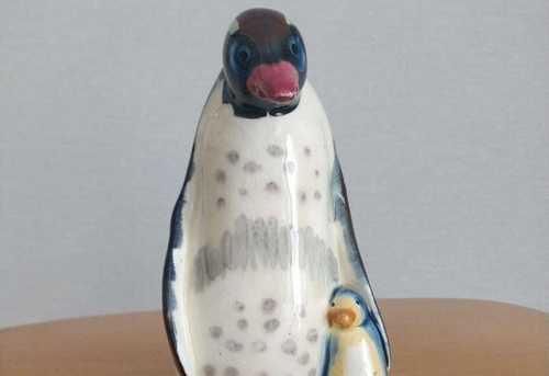 Фарфоровая статуэтка Пингвины зик