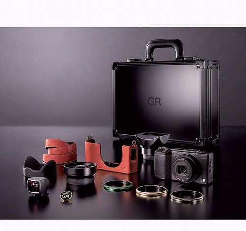 Компактная камера Ricoh GR II Premium Kit