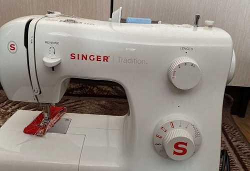Швейная машина Singer