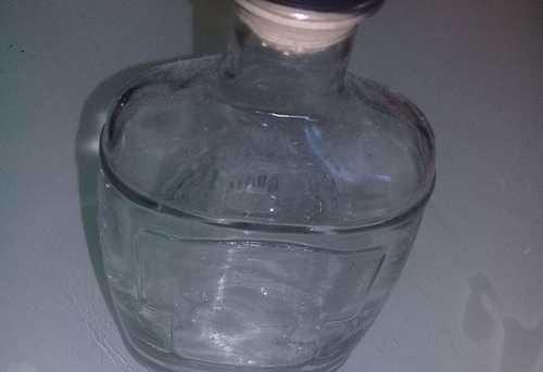 Стильная бутылка из стекла с пробкой объем 0,5л