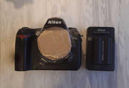 Зеркальный фотоаппарат nikon d70s