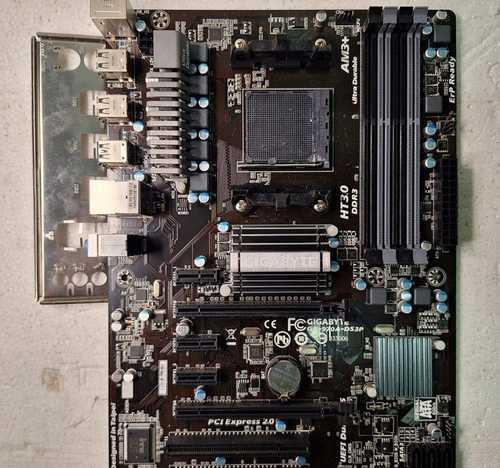 Socket AM3  Gigabyte GA-970A-DS3P