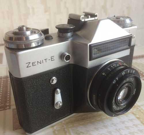 Пленочный фотоаппарат Zenit-E