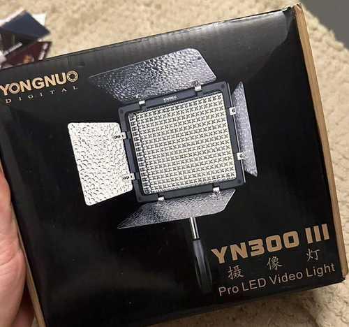 Осветитель видеосвет yongnuo yn300 iii