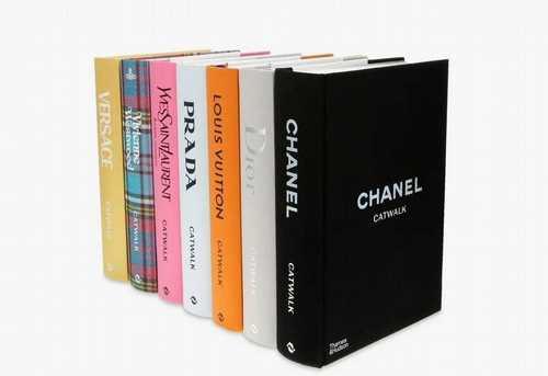 Много книг про моду. Chanel Vogue Dior Balenciaga