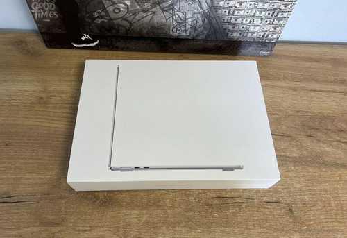 Новый Macbook Air 13 2022 M2 (Silver)