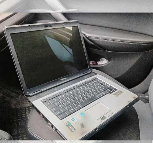 15.4" Toshiba SATELLITE L300D-10B, Athlon 64 X2, RAM 2 ГБ, 160 ГБ, ATI Mobility Radeon X1250