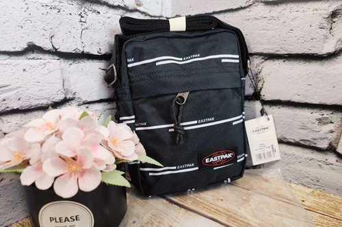 Сумка EastPak черная с полосками Оригинальная